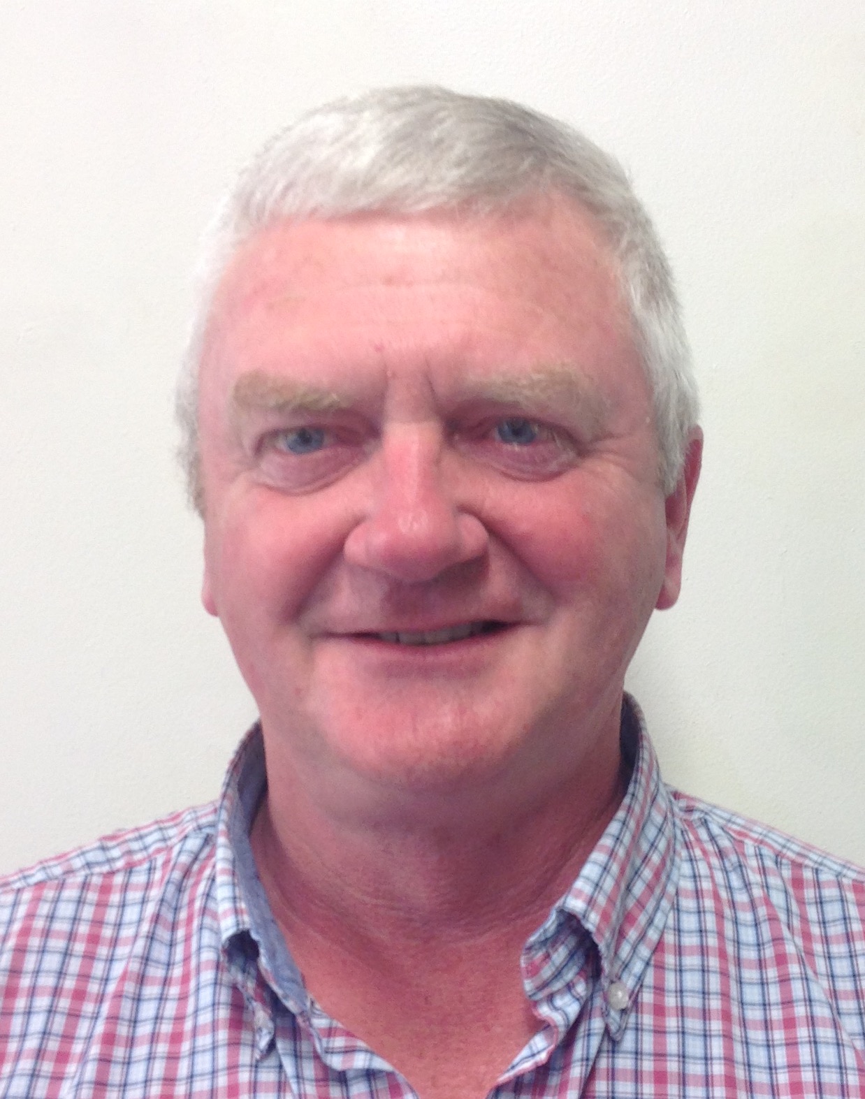 High-Performance-Coach-Mick-Desmond.jpg?format=original – Queen's Rowing